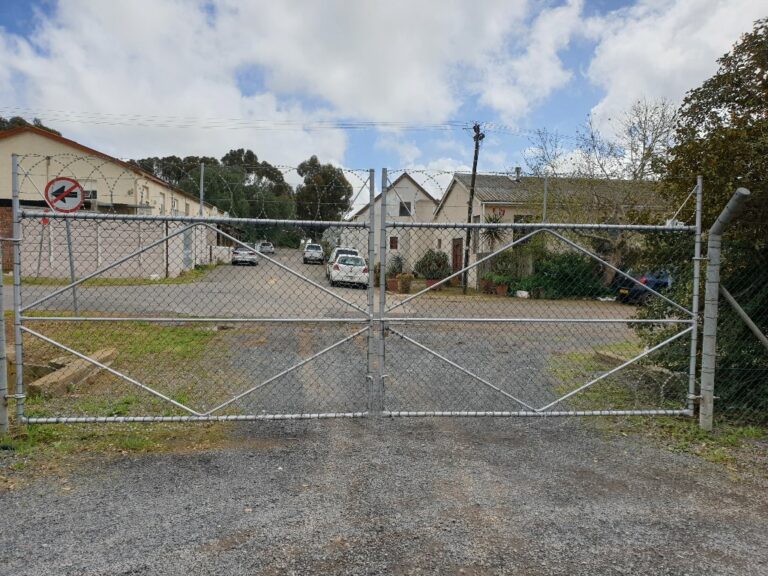 DOUBLE LEAF SECURITY GATE WITH TOP SECTION - FOR LARGE OPENING - VG02 ...