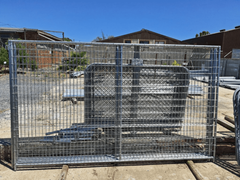 TEMPORARY FENCE PANELS - Gates and fencing at Van Schoor